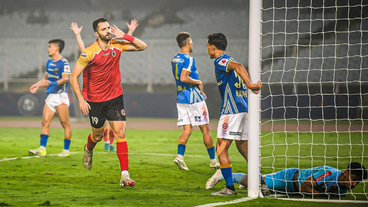 East Bengal FC defeated Kerala Blasters FC 2-1 in ISL 2024-25 at ...